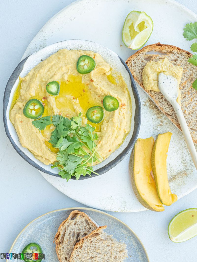 Hummus z mango